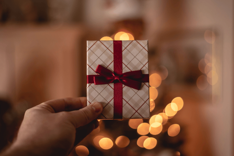 What is a gift card: Types, functions, pros, and cons - Monetha